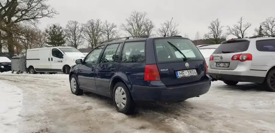 Zils Volkswagen Golf 1999 Valmiera, ar dzinēja tilpumu 1.60 L un nobraukumu 316 tūkst. km par 950 €, foto 6 vietnē AUTOMOTO.COM.LV