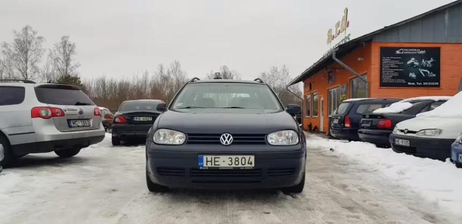 Zils Volkswagen Golf 1999 Valmiera, ar dzinēja tilpumu 1.60 L un nobraukumu 316 tūkst. km par 950 €, foto 9 vietnē AUTOMOTO.COM.LV