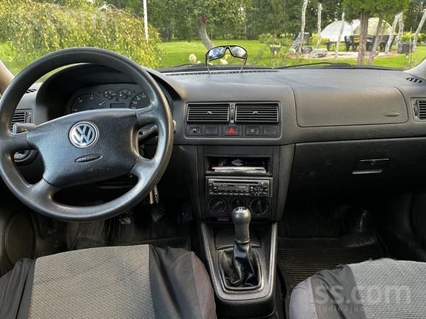 Zils Volkswagen Golf 1999 Bauska, ar dzinēja tilpumu 1.90 L un nobraukumu 352 tūkst. km par 1000 €, foto 7 vietnē AUTOMOTO.COM.LV
