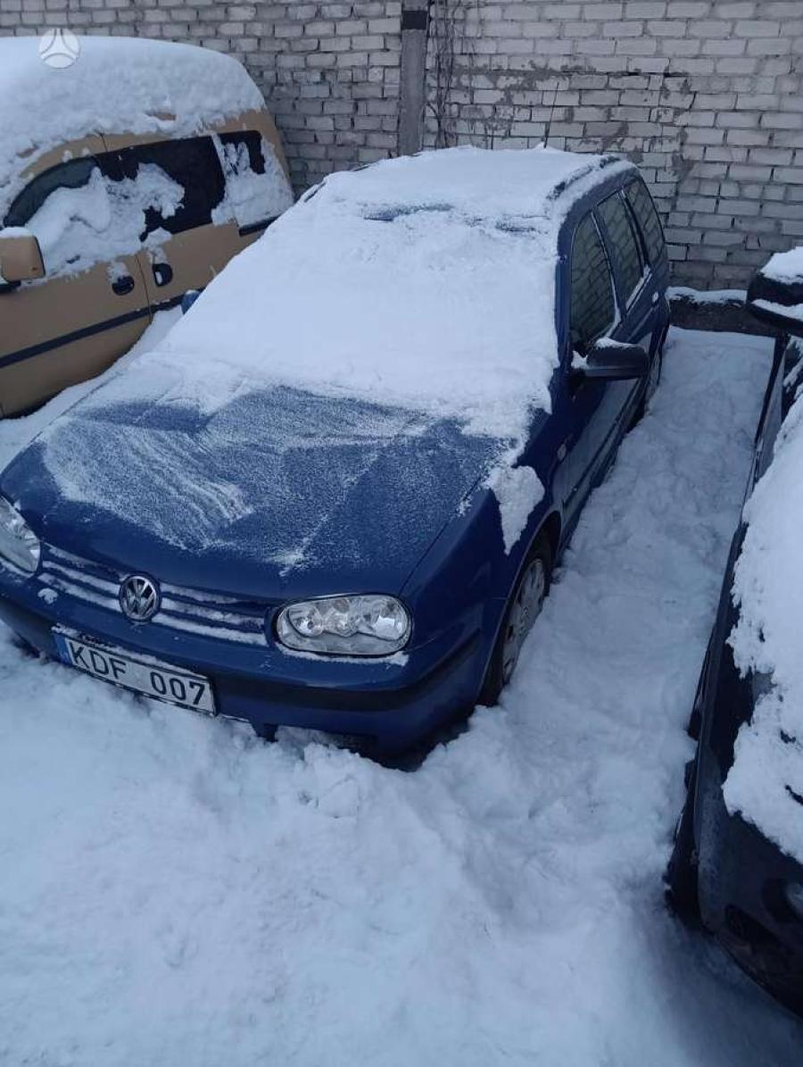 Blue Volkswagen Golf 2000 in Kaunas, with an engine capacity of 1.39 L and mileage of 250 thousand km for 700 €, photo 1 on AUTOMOTO.COM.LV