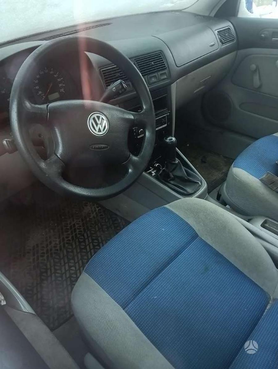 Blue Volkswagen Golf 2000 in Kaunas, with an engine capacity of 1.39 L and mileage of 250 thousand km for 700 €, photo 7 on AUTOMOTO.COM.LV