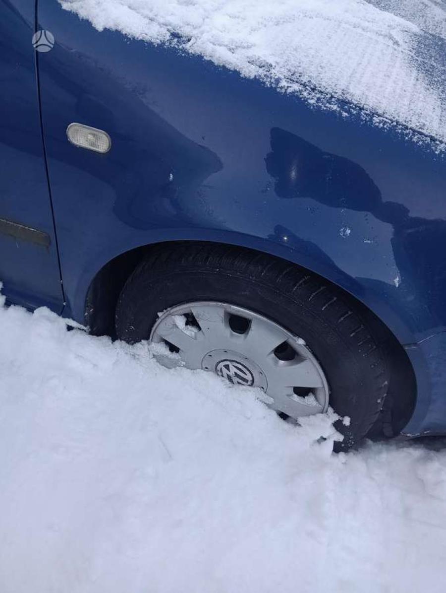 Blue Volkswagen Golf 2000 in Kaunas, with an engine capacity of 1.39 L and mileage of 250 thousand km for 700 €, photo 9 on AUTOMOTO.COM.LV