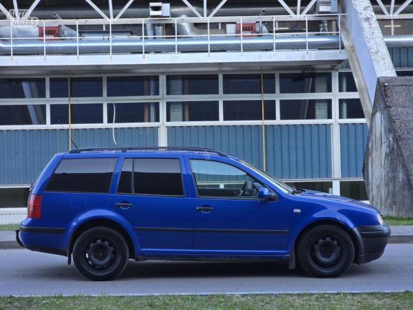 Zils Volkswagen Golf 2000 Viļņa, ar dzinēja tilpumu 1.90 L un nobraukumu 285 tūkst. km par 1100 €, foto 3 vietnē AUTOMOTO.COM.LV