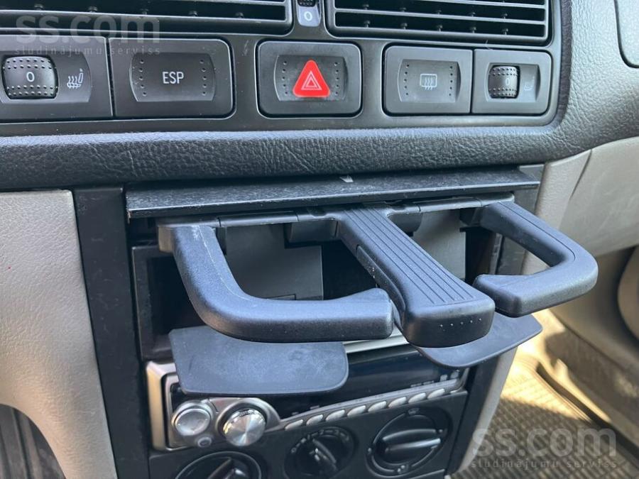 Zils Volkswagen Golf 2000 Rīga, ar dzinēja tilpumu 1.60 L un nobraukumu 166 tūkst. km par 1700 €, foto 13 vietnē AUTOMOTO.COM.LV