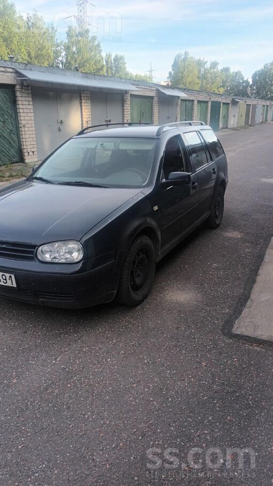 Blue Volkswagen Golf 2000 in Riga, with an engine capacity of 1.90 L and mileage of 320 thousand km for 1000 €, photo 3 on AUTOMOTO.COM.LV