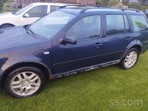 Zils Volkswagen Golf 2001 Madona, ar dzinēja tilpumu 1.90 L un nobraukumu 533 tūkst. km par 900 €, foto 3 vietnē AUTOMOTO.COM.LV
