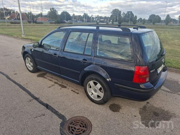 Blue Volkswagen Golf 2001 in Ogre, with an engine capacity of 1.90 L and mileage of 420 thousand km for 1200 €, photo 3 on AUTOMOTO.COM.LV