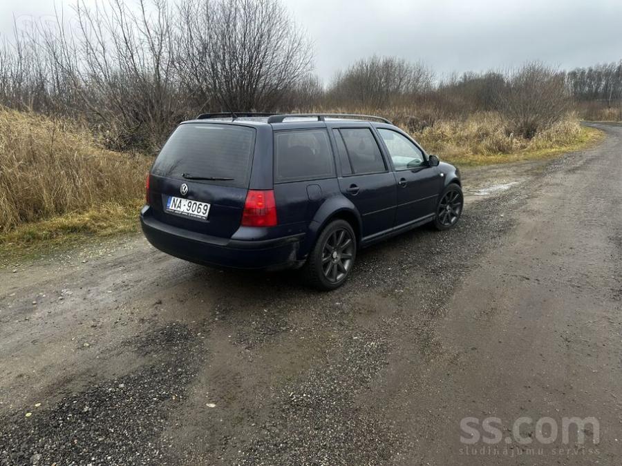 Blue Volkswagen Golf 2001 in Ludza, with an engine capacity of 1.90 L and mileage of 560 thousand km for 1650 €, photo 3 on AUTOMOTO.COM.LV