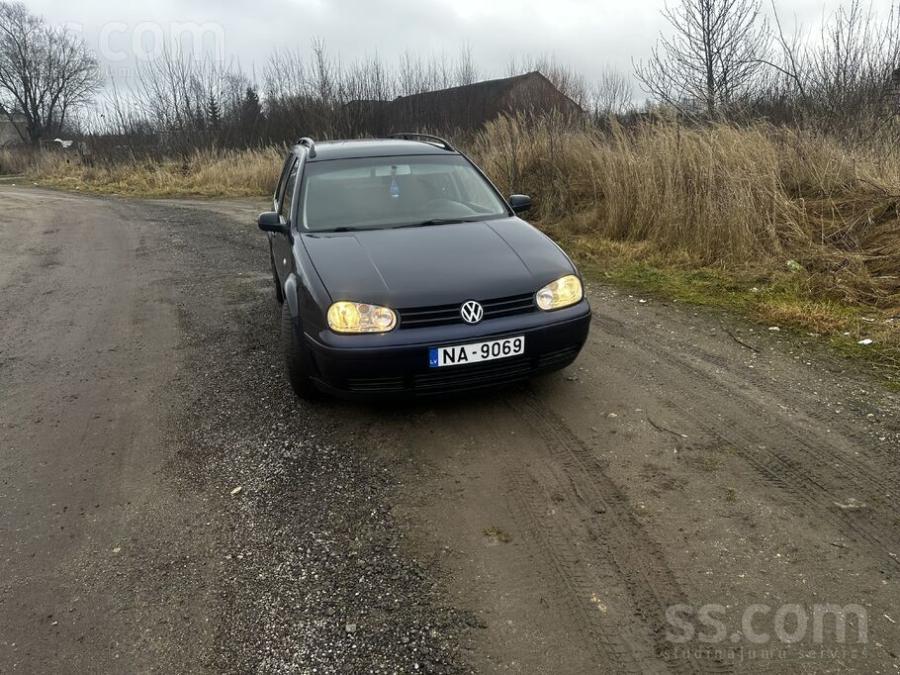 Blue Volkswagen Golf 2001 in Ludza, with an engine capacity of 1.90 L and mileage of 560 thousand km for 1650 €, photo 4 on AUTOMOTO.COM.LV