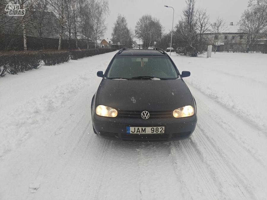 Zils Volkswagen Golf 2001 Jonava, ar dzinēja tilpumu 1.90 L un nobraukumu 362 tūkst. km par 1750 €, foto 1 vietnē AUTOMOTO.COM.LV