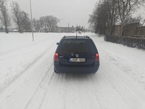 Zils Volkswagen Golf 2001 Jonava, ar dzinēja tilpumu 1.90 L un nobraukumu 362 tūkst. km par 1750 €, foto 8 vietnē AUTOMOTO.COM.LV