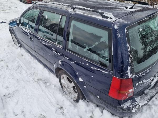 Zils Volkswagen Golf 2001 Ludza, ar dzinēja tilpumu 1.90 L un nobraukumu 349 tūkst. km par 1950 €, foto 2 vietnē AUTOMOTO.COM.LV