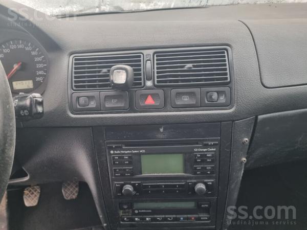 Zils Volkswagen Golf 2001 Ludza, ar dzinēja tilpumu 1.90 L un nobraukumu 349 tūkst. km par 1950 €, foto 9 vietnē AUTOMOTO.COM.LV
