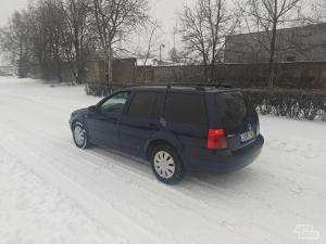 Blue Volkswagen Golf 2001 in Jonava, with an engine capacity of 1.90 L and mileage of 362 thousand km for 1700 €, photo 6 on AUTOMOTO.COM.LV