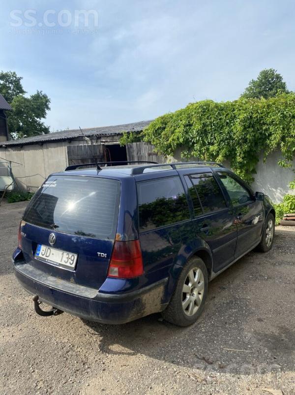 Zils Volkswagen Golf 2001 Daugavpils, ar dzinēja tilpumu 1.90 L un nobraukumu 434 tūkst. km par 800 €, foto 2 vietnē AUTOMOTO.COM.LV