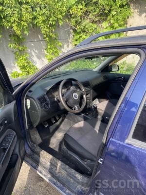 Zils Volkswagen Golf 2001 Daugavpils, ar dzinēja tilpumu 1.90 L un nobraukumu 434 tūkst. km par 800 €, foto 4 vietnē AUTOMOTO.COM.LV