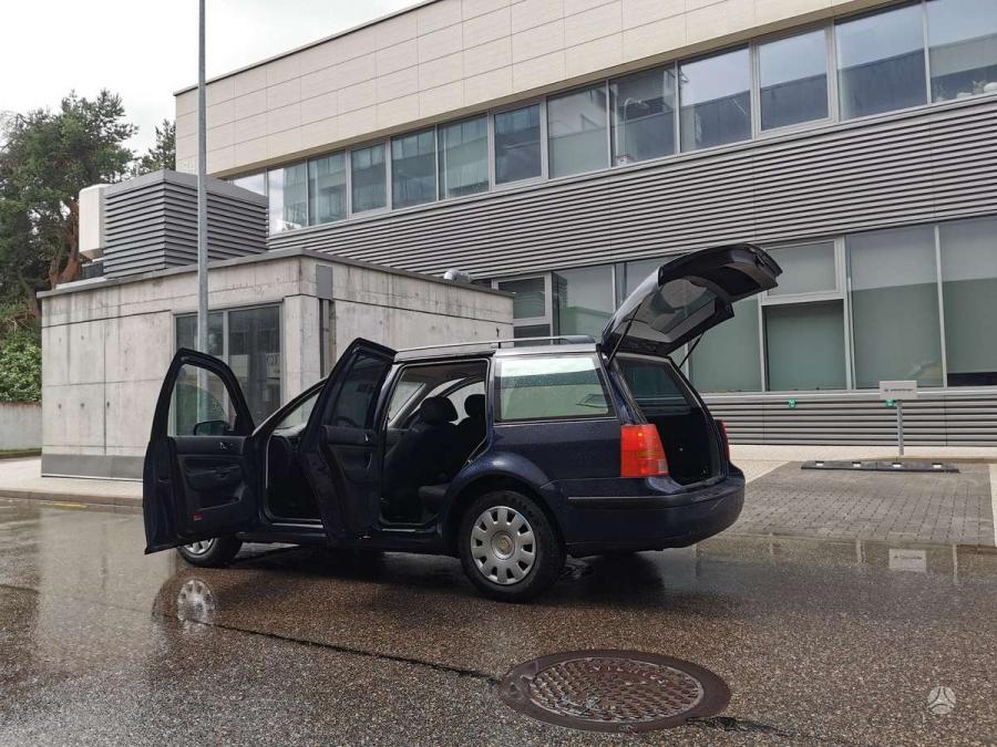 Blue Volkswagen Golf 2001 in Vilnius, with an engine capacity of 2.00 L and mileage of 229 thousand km for 700 €, photo 11 on AUTOMOTO.COM.LV
