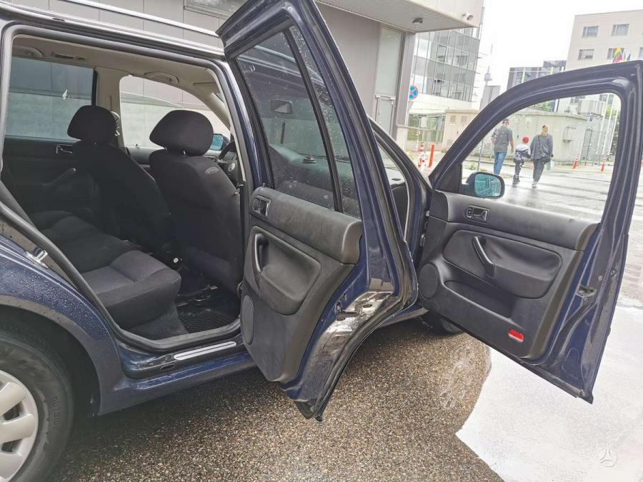 Blue Volkswagen Golf 2001 in Vilnius, with an engine capacity of 2.00 L and mileage of 229 thousand km for 700 €, photo 13 on AUTOMOTO.COM.LV