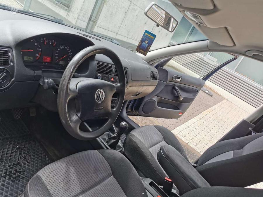 Blue Volkswagen Golf 2001 in Vilnius, with an engine capacity of 2.00 L and mileage of 229 thousand km for 700 €, photo 15 on AUTOMOTO.COM.LV
