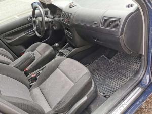 Blue Volkswagen Golf 2001 in Vilnius, with an engine capacity of 2.00 L and mileage of 229 thousand km for 700 €, photo 16 on AUTOMOTO.COM.LV