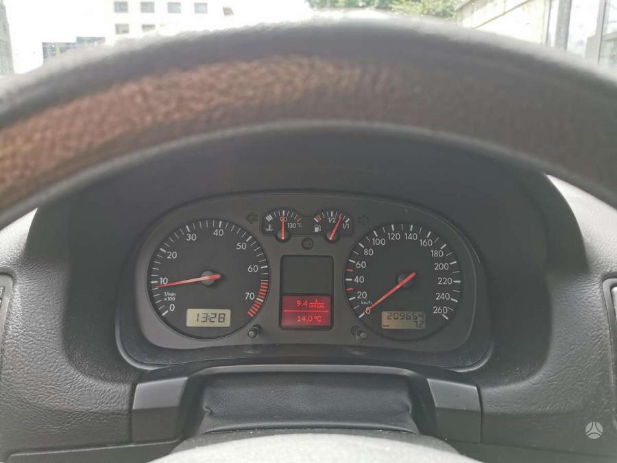 Blue Volkswagen Golf 2001 in Vilnius, with an engine capacity of 2.00 L and mileage of 229 thousand km for 700 €, photo 17 on AUTOMOTO.COM.LV
