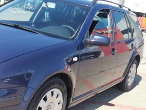 Blue Volkswagen Golf 2001 in Vilnius, with an engine capacity of 1.98 L and mileage of 229 thousand km for 650 €, photo 8 on AUTOMOTO.COM.LV