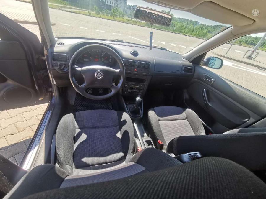 Blue Volkswagen Golf 2001 in Vilnius, with an engine capacity of 1.98 L and mileage of 229 thousand km for 650 €, photo 15 on AUTOMOTO.COM.LV