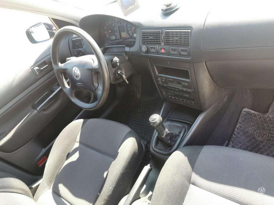 Blue Volkswagen Golf 2001 in Vilnius, with an engine capacity of 1.98 L and mileage of 229 thousand km for 650 €, photo 18 on AUTOMOTO.COM.LV