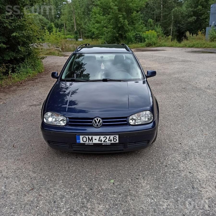 Zils Volkswagen Golf 2001 Krāslava, ar dzinēja tilpumu 1.90 L un nobraukumu 340 tūkst. km par 3100 €, foto 1 vietnē AUTOMOTO.COM.LV