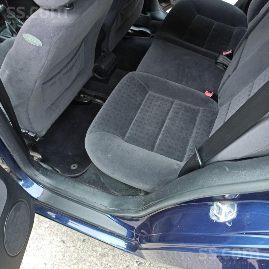 Zils Volkswagen Golf 2001 Krāslava, ar dzinēja tilpumu 1.90 L un nobraukumu 340 tūkst. km par 3100 €, foto 10 vietnē AUTOMOTO.COM.LV