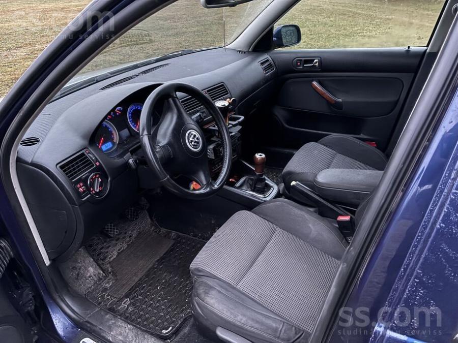 Blue Volkswagen Golf 2001 in Ogre, with an engine capacity of 2.00 L and mileage of 270 thousand km for 1450 €, photo 4 on AUTOMOTO.COM.LV