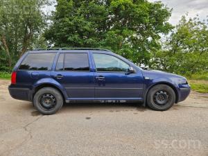 Zils Volkswagen Golf 2001 Rīga, ar dzinēja tilpumu 1.90 L un nobraukumu 366 tūkst. km par 750 €, foto 9 vietnē AUTOMOTO.COM.LV