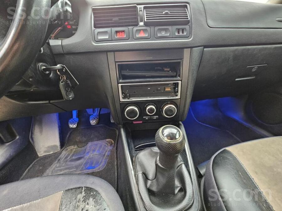 Zils Volkswagen Golf 2001 Rīga, ar dzinēja tilpumu 1.90 L un nobraukumu 366 tūkst. km par 750 €, foto 13 vietnē AUTOMOTO.COM.LV