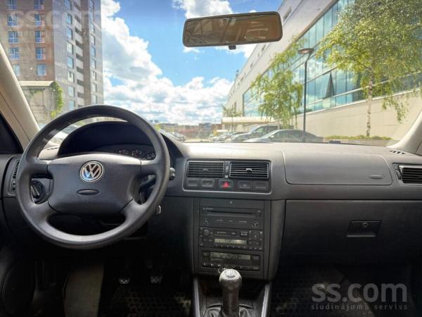 Blue Volkswagen Golf 2002 in Riga, with an engine capacity of 1.90 L and mileage of 0 thousand km for 2500 €, photo 8 on AUTOMOTO.COM.LV