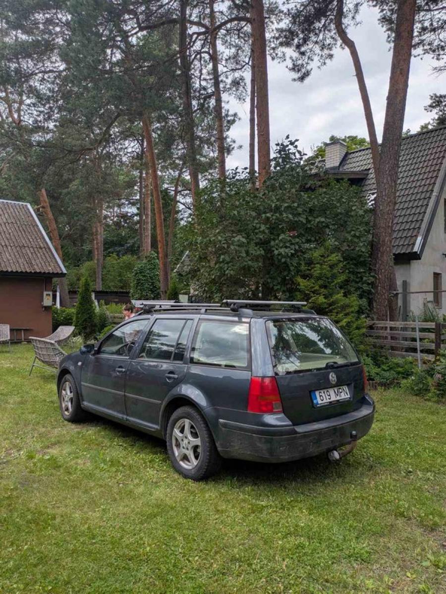 Zils Volkswagen Golf 2002 Tallina, ar dzinēja tilpumu 1.90 L un nobraukumu 220 tūkst. km par 2690 €, foto 6 vietnē AUTOMOTO.COM.LV