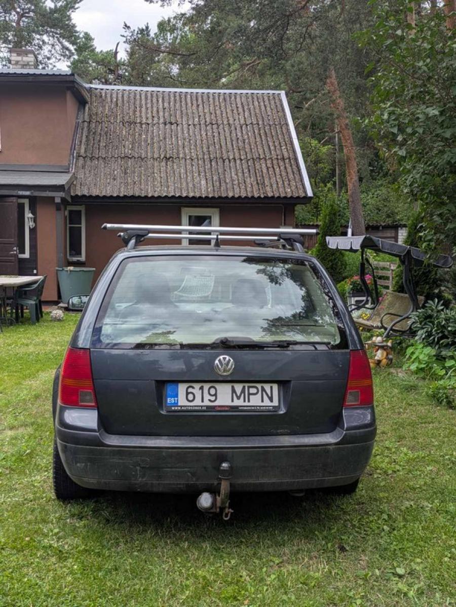 Zils Volkswagen Golf 2002 Tallina, ar dzinēja tilpumu 1.90 L un nobraukumu 220 tūkst. km par 2690 €, foto 7 vietnē AUTOMOTO.COM.LV