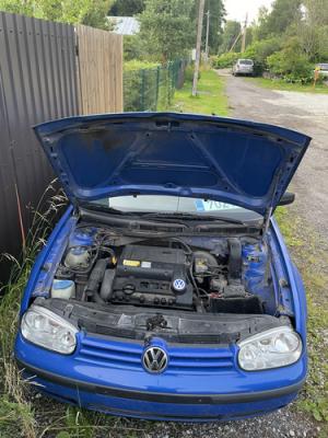 Blue Volkswagen Golf 2002 in Narva, with an engine capacity of 0.00 L and mileage of 270 thousand km for 599 €, photo 5 on AUTOMOTO.COM.LV