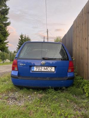 Blue Volkswagen Golf 2002 in Narva, with an engine capacity of 0.00 L and mileage of 270 thousand km for 599 €, photo 7 on AUTOMOTO.COM.LV