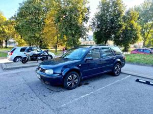 Zils Volkswagen Golf 2002 Viļņa, ar dzinēja tilpumu 1.40 L un nobraukumu 334 tūkst. km par 850 €, foto  vietnē AUTOMOTO.COM.LV