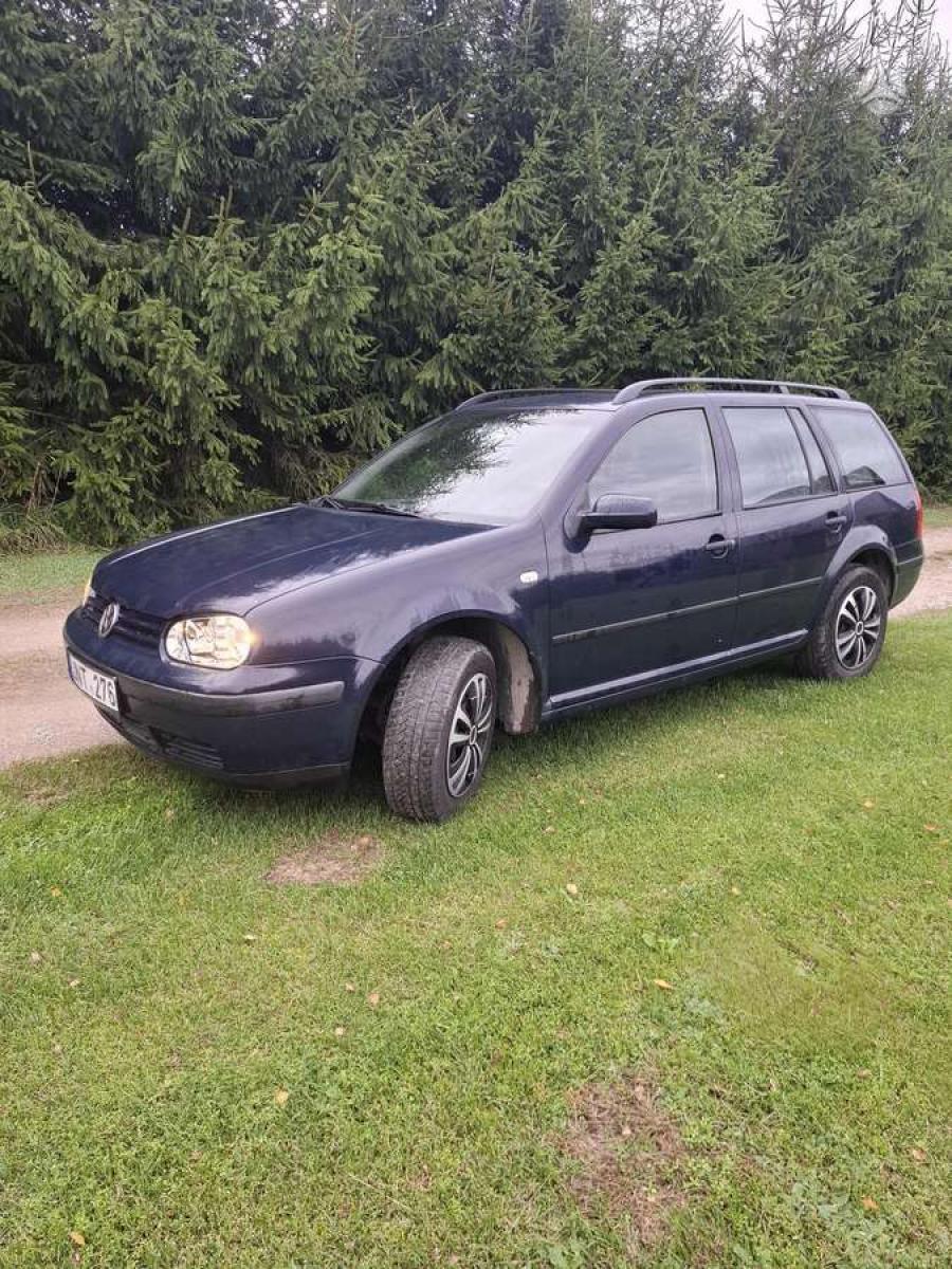 Blue Volkswagen Golf 2002 in Elektrenai, with an engine capacity of 1.40 L and mileage of 334 thousand km for 1200 €, photo 6 on AUTOMOTO.COM.LV