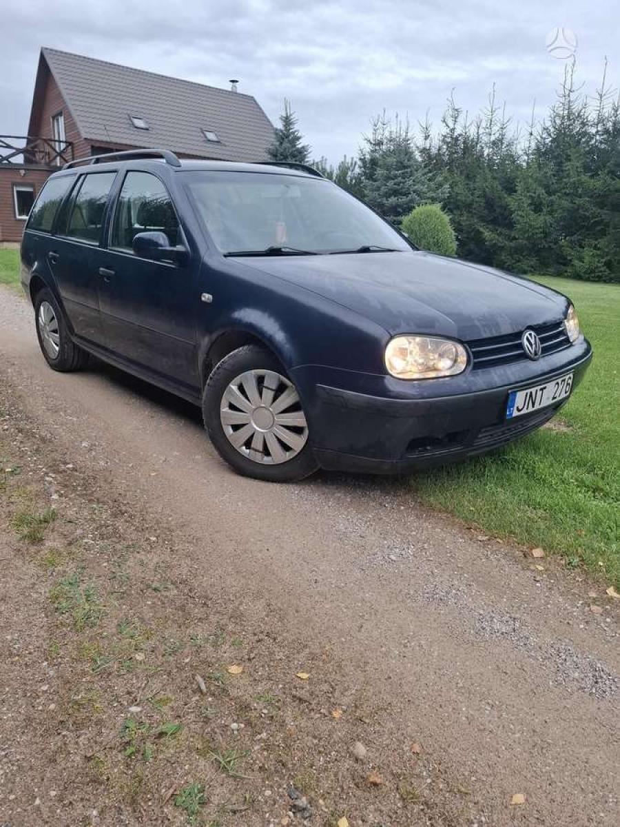 Blue Volkswagen Golf 2002 in Elektrenai, with an engine capacity of 1.40 L and mileage of 334 thousand km for 1200 €, photo 8 on AUTOMOTO.COM.LV