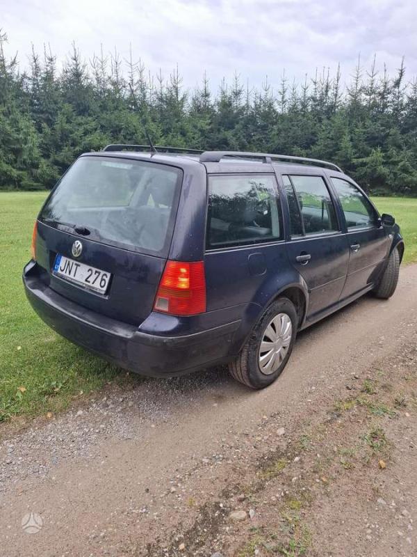 Blue Volkswagen Golf 2002 in Elektrenai, with an engine capacity of 1.40 L and mileage of 334 thousand km for 1200 €, photo 10 on AUTOMOTO.COM.LV