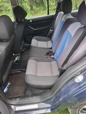 Blue Volkswagen Golf 2002 in Elektrenai, with an engine capacity of 1.40 L and mileage of 334 thousand km for 1200 €, photo 13 on AUTOMOTO.COM.LV