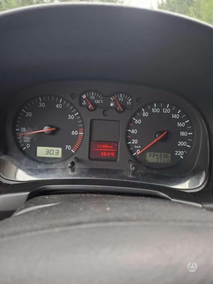 Blue Volkswagen Golf 2002 in Elektrenai, with an engine capacity of 1.40 L and mileage of 334 thousand km for 1200 €, photo 15 on AUTOMOTO.COM.LV