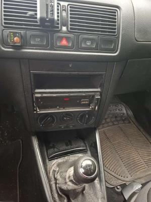 Blue Volkswagen Golf 2002 in Elektrenai, with an engine capacity of 1.40 L and mileage of 334 thousand km for 1200 €, photo 16 on AUTOMOTO.COM.LV