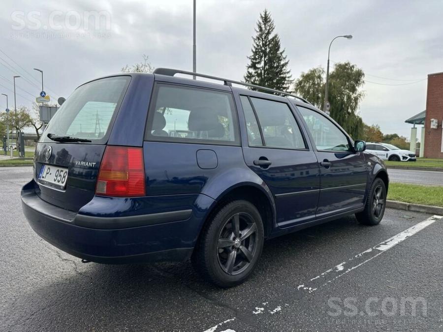 Zils Volkswagen Golf 2002 Rīga, ar dzinēja tilpumu 1.90 L un nobraukumu 285 tūkst. km par 1200 €, foto 4 vietnē AUTOMOTO.COM.LV