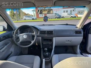 Zils Volkswagen Golf 2002 Rīga, ar dzinēja tilpumu 1.90 L un nobraukumu 285 tūkst. km par 1200 €, foto 5 vietnē AUTOMOTO.COM.LV