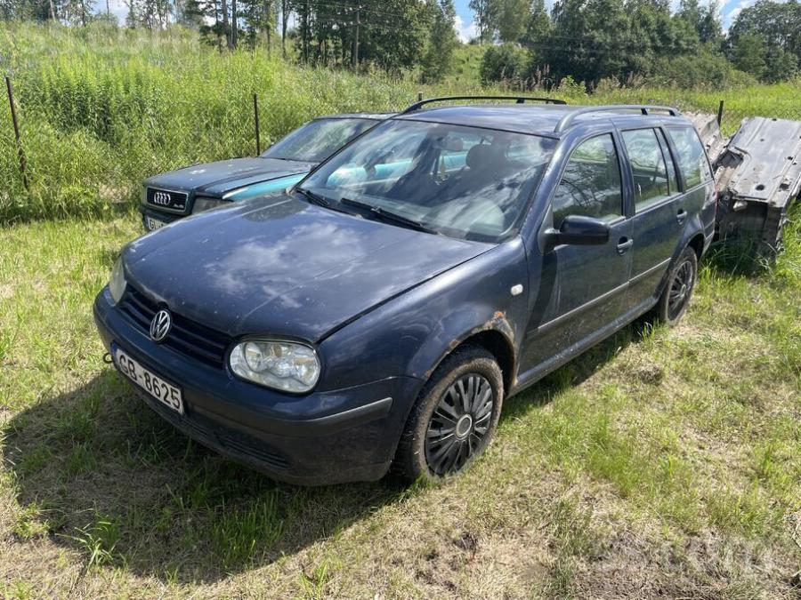 Zils Volkswagen Golf 2003 Rēzekne, ar dzinēja tilpumu 1.90 L un nobraukumu 448 tūkst. km par 500 €, foto 1 vietnē AUTOMOTO.COM.LV