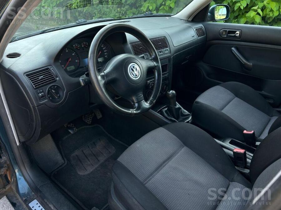 Blue Volkswagen Golf 2003 in Valmiera, with an engine capacity of 1.90 L and mileage of 403 thousand km for 1700 €, photo 5 on AUTOMOTO.COM.LV