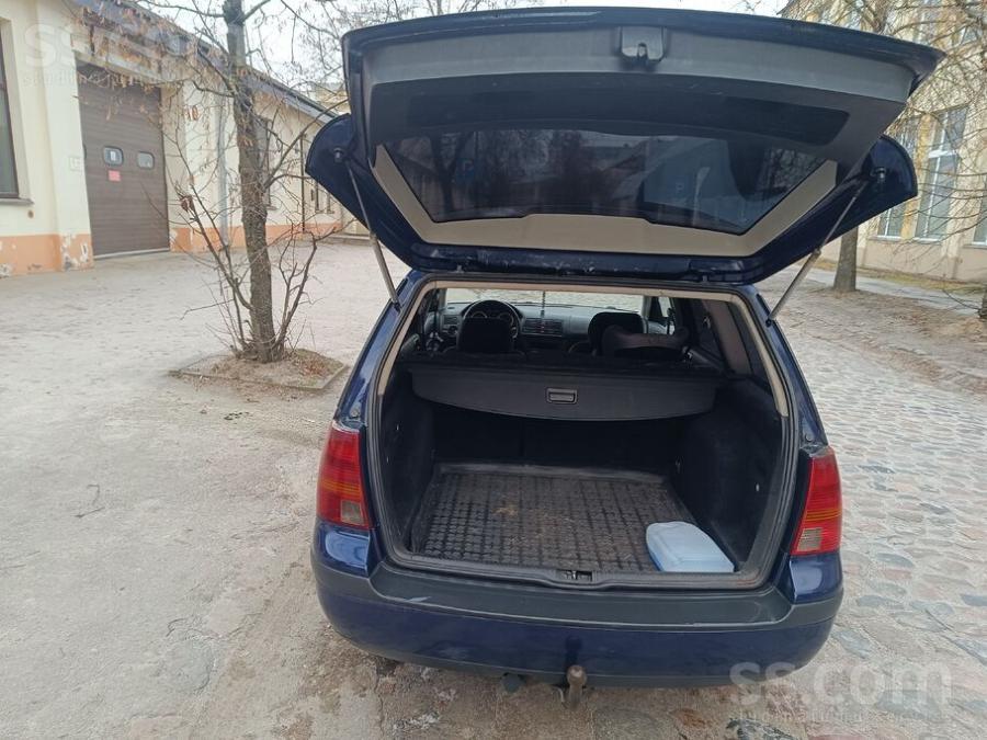 Zils Volkswagen Golf 2003 Rīga, ar dzinēja tilpumu 1.90 L un nobraukumu 421 tūkst. km par 1500 €, foto 5 vietnē AUTOMOTO.COM.LV